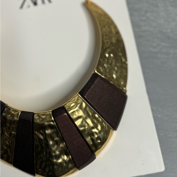 Zara | Jewelry | Nwt Zara Limited Edition Large Wood Necklace Gold Tone ...